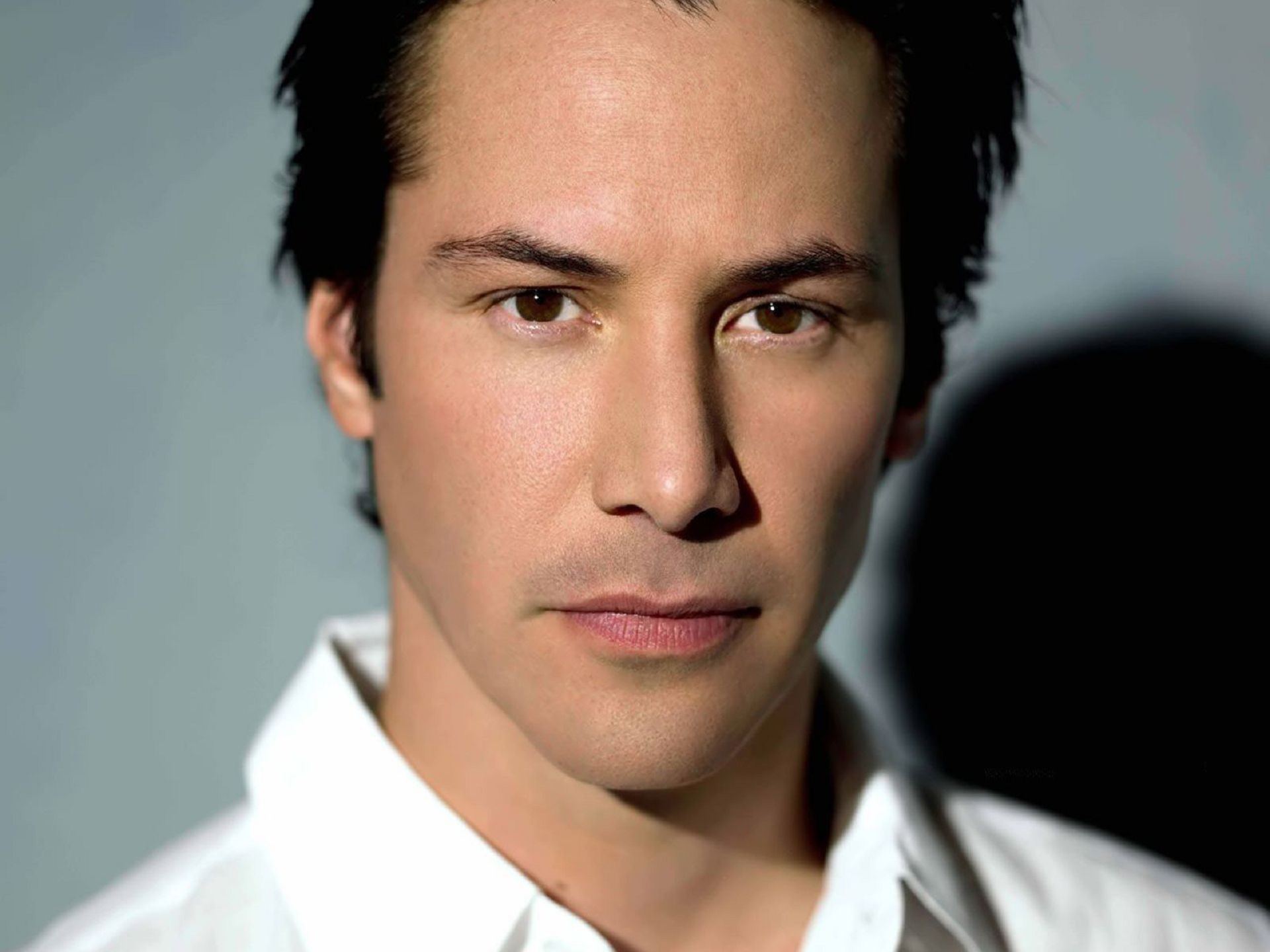Keanu Reeves Desktop - Wallpics.Net Keanu Reeves Desktop - Wallpics.Net