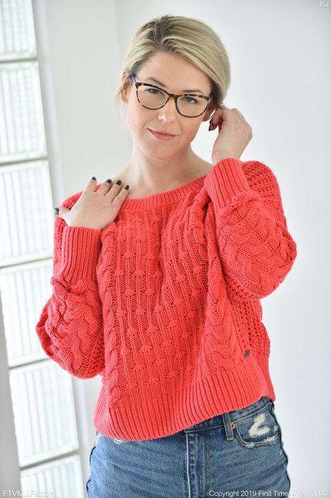 Kit Mercer Hot Wallpics Net