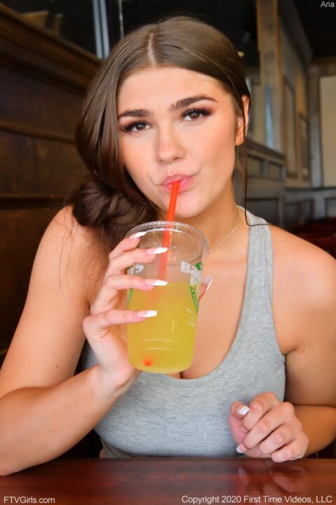 Aria Taylor Pictures Wallpics Net